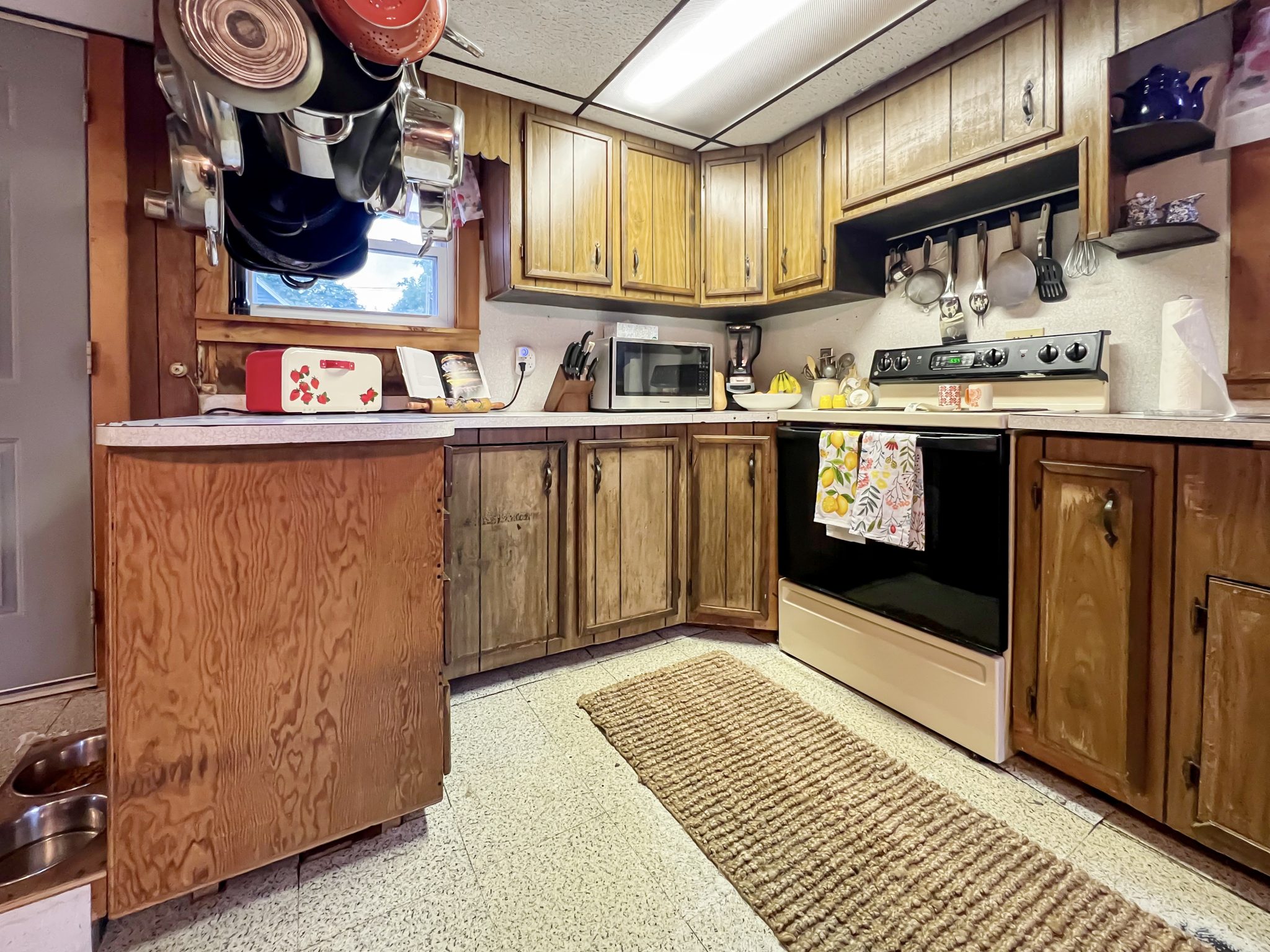 10 Practical Ways to Sell a Home with a Dated Kitchen - Maijia Donovan ...